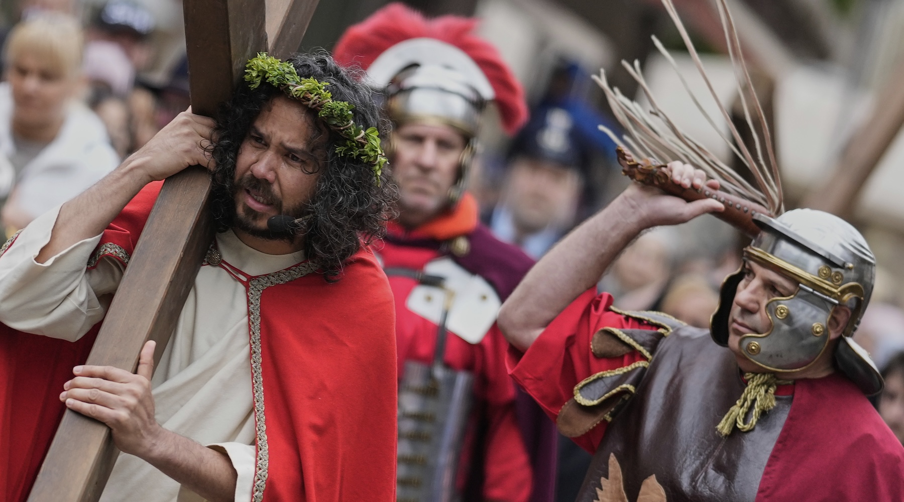 Cecilia Wassén: Jesus med röd ros? Knappast - Fokus